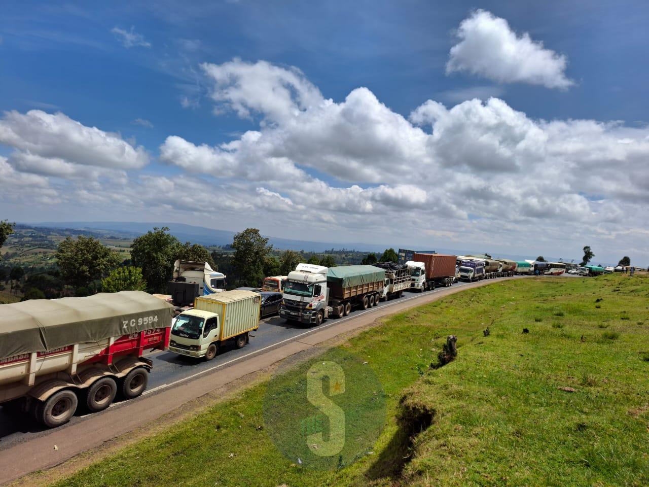 Truck causes snarl-up at Timboroa along Eldoret-Nakuru highway