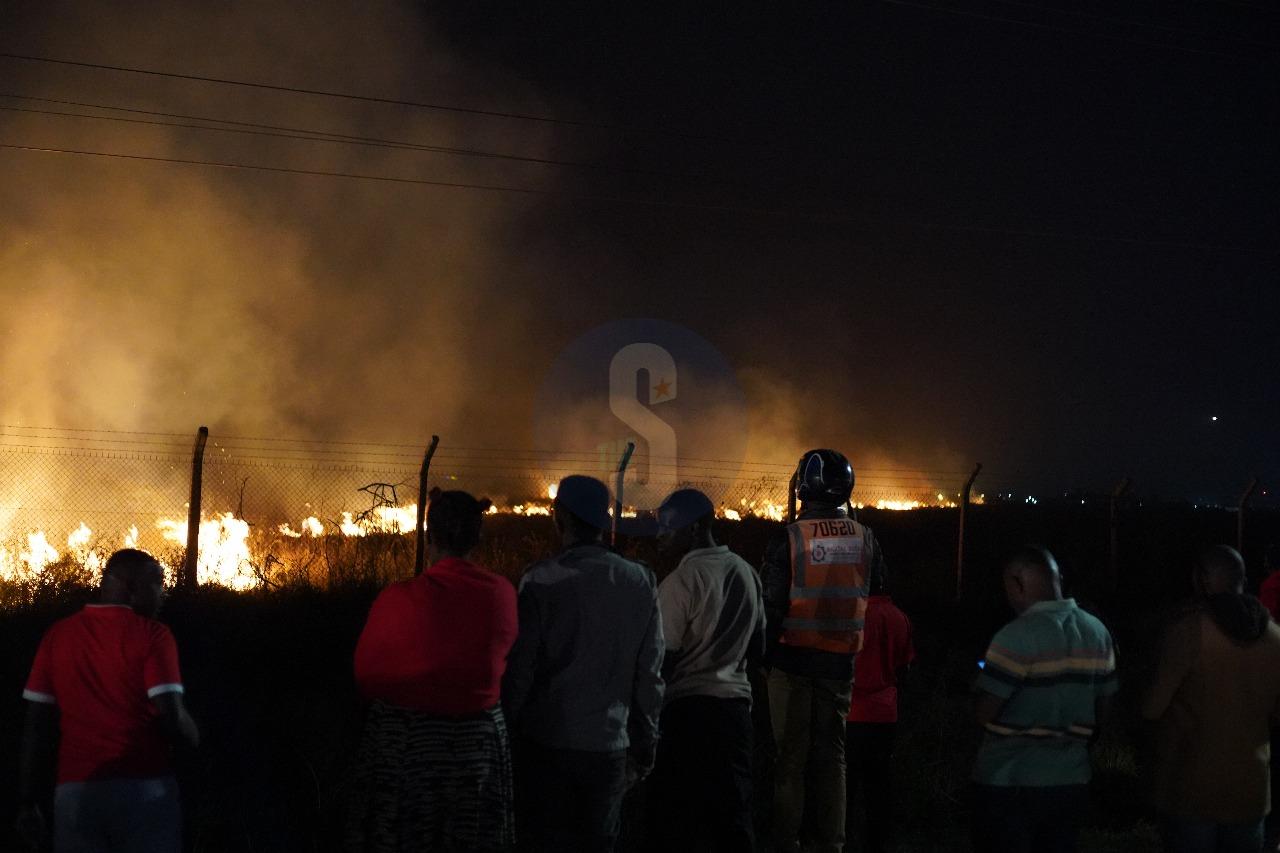 [PHOTOS] Police and residents fire at part of JKIA land