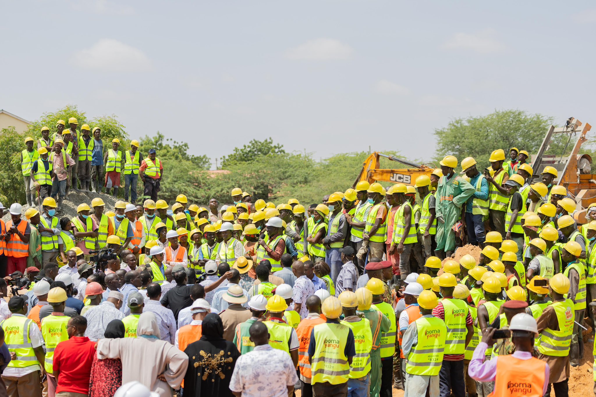 [photos] Ruto Inspects Garissa Affordable Housing Project
