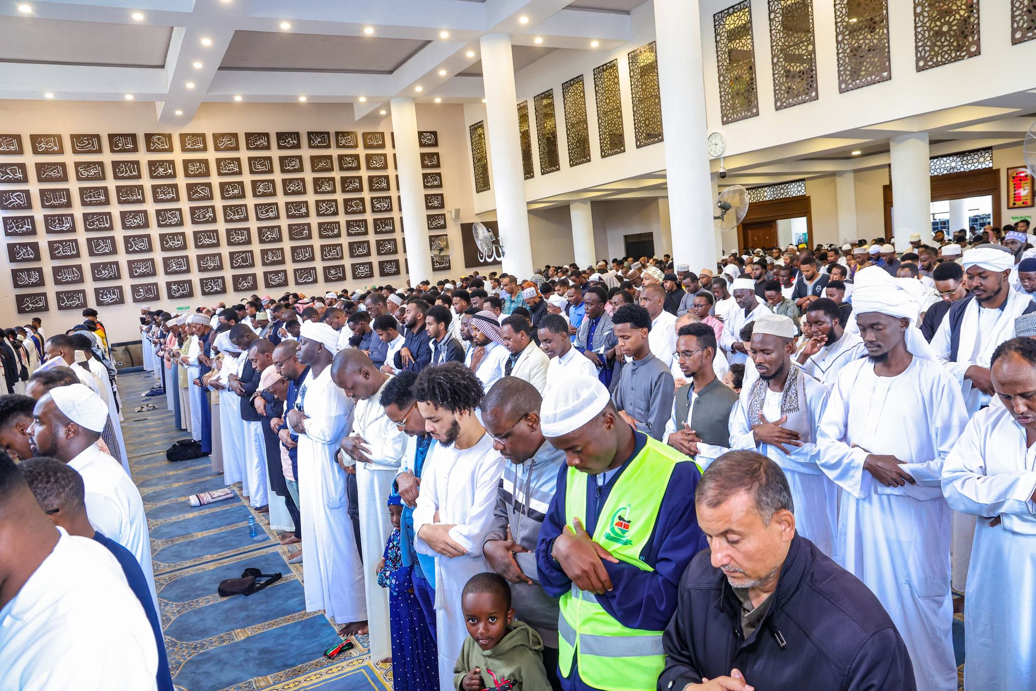 [PHOTOS] Muslim faithful gather in mosques for Eid-ul-Fitr prayers