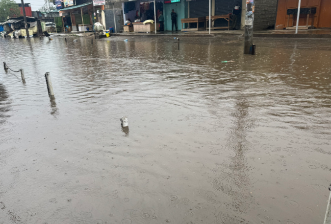 At least 6 killed after flash floods in Nairobi following heavy rains ...