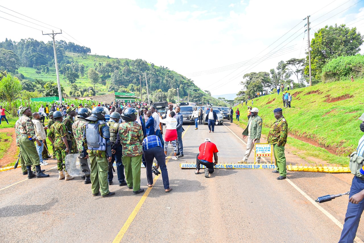 Police erect roadblocks, attempt to block DCP rally in Subukia