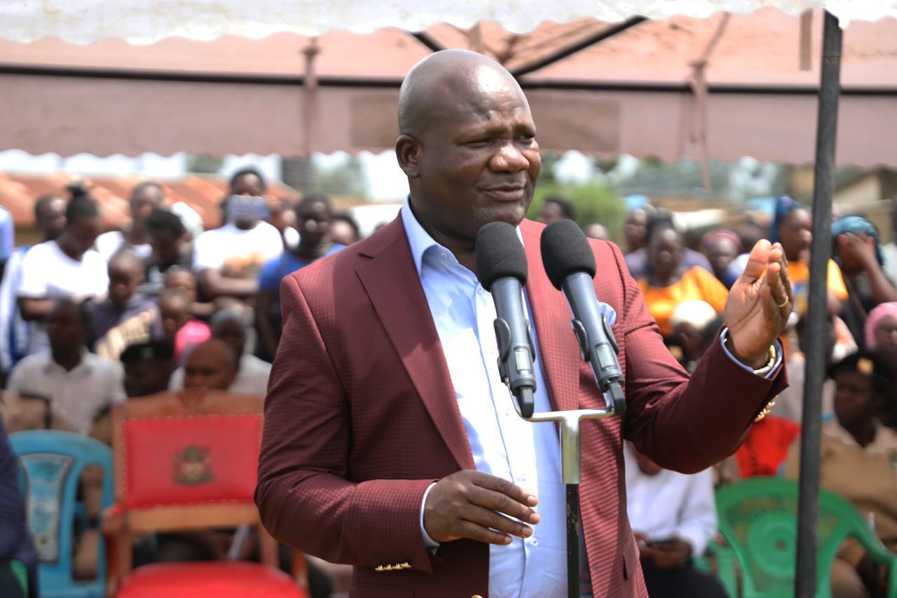 Governor Barasa throws weight behind President Ruto, slams tribal leaders