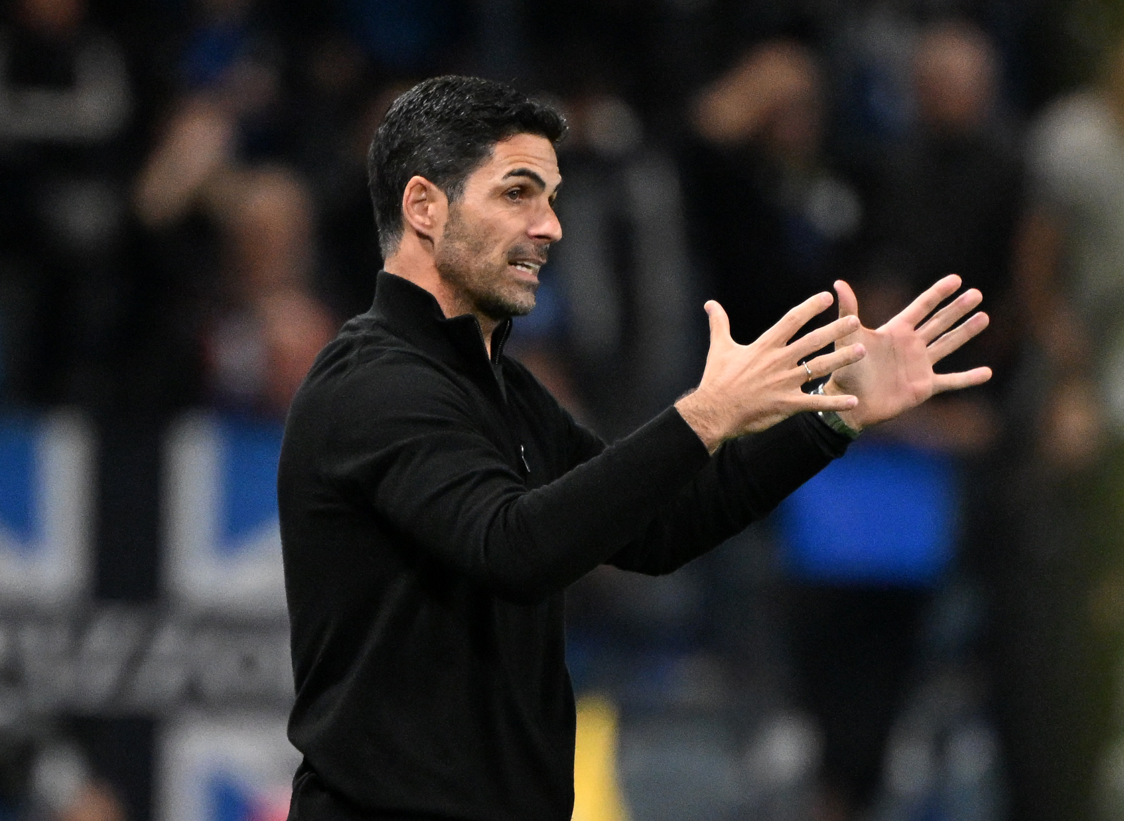 Arsenal want more incoming players