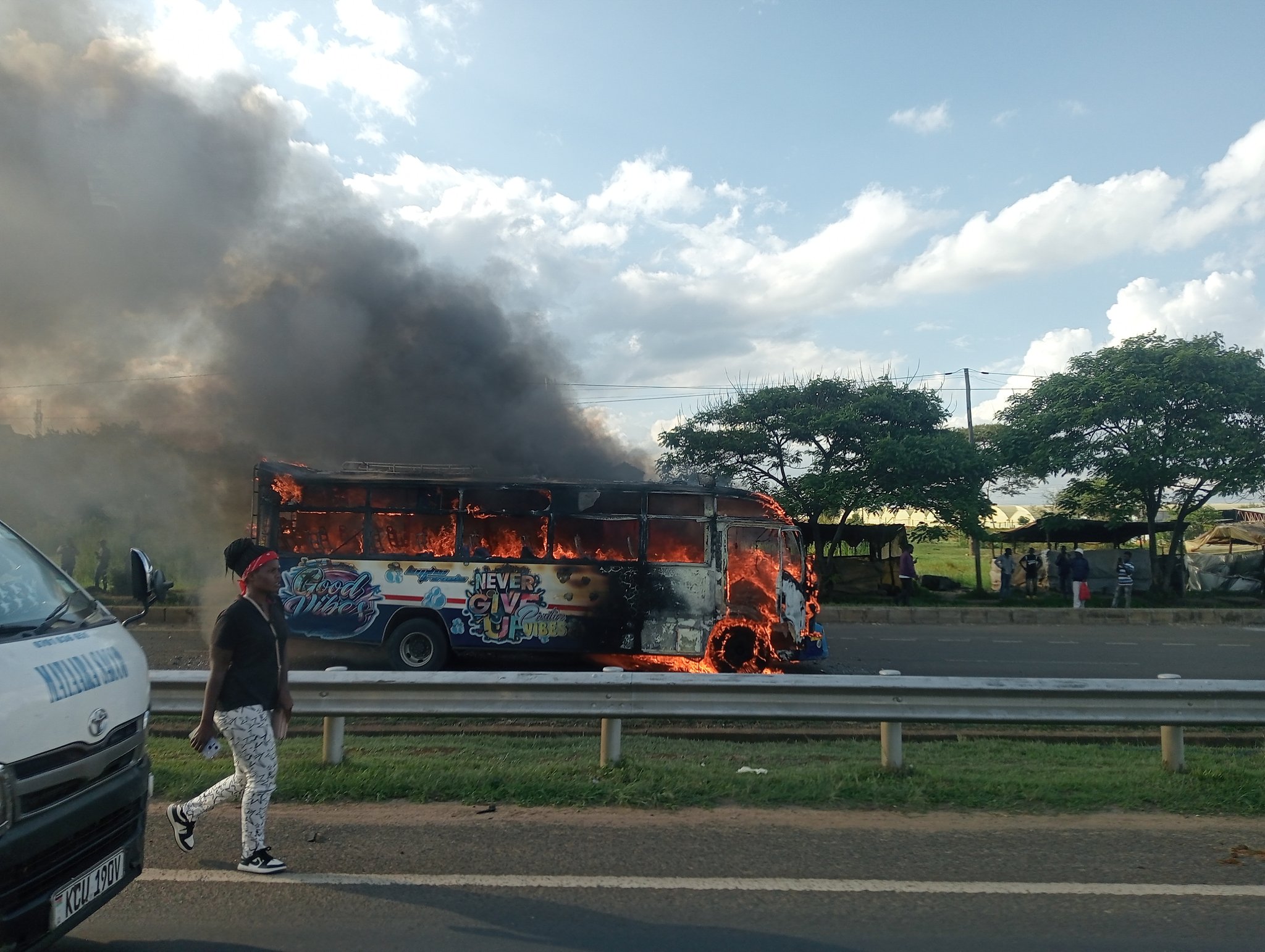 Rage on Thika Road: Police launch probe after mob burns 33-seater bus ...
