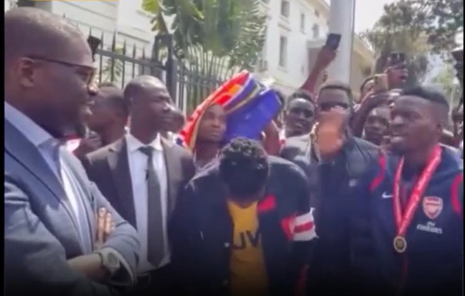 Sakaja gifts Arsenal fans Sh50,000 as EPL celebrations rock Nairobi
