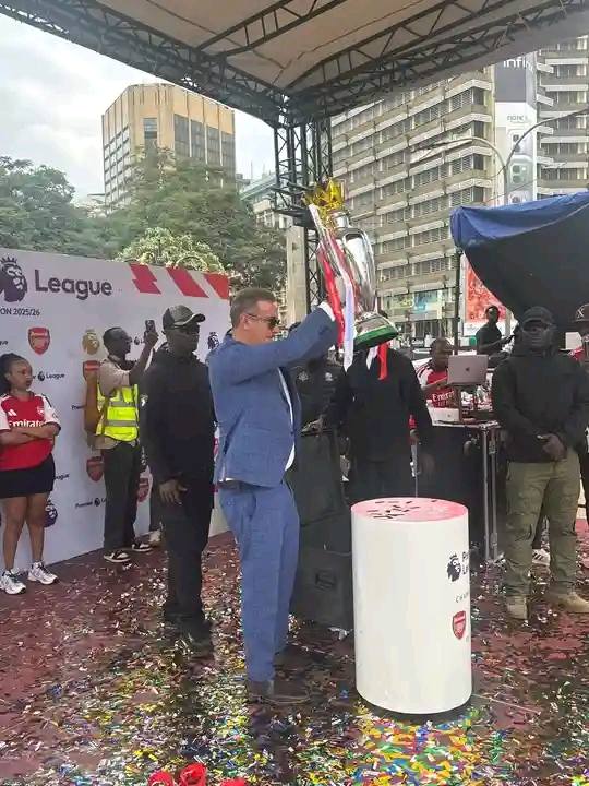 [PHOTOS] Arsenal fans light up Nairobi Archives with trophy parade